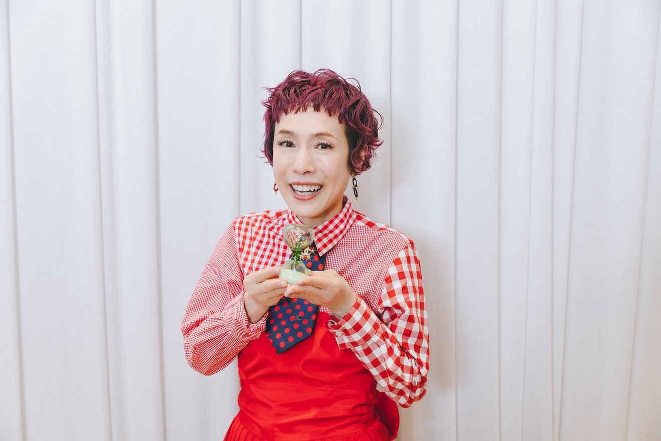 画像・写真：久本雅美「涙ぐみながら幕を開けることもあります」昨年40周年を超えたWAHAHA本舗の設立は上京と並ぶ大きなチェンジだった｜オリジナル｜インタビューサイト 双葉社 THE CHANGE